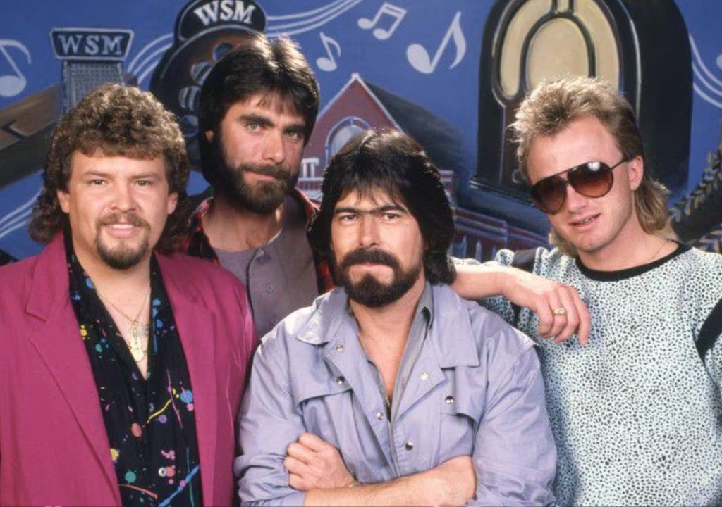 Alabama - She Put The Sad In All His Songs - Hot Country Songs - tung