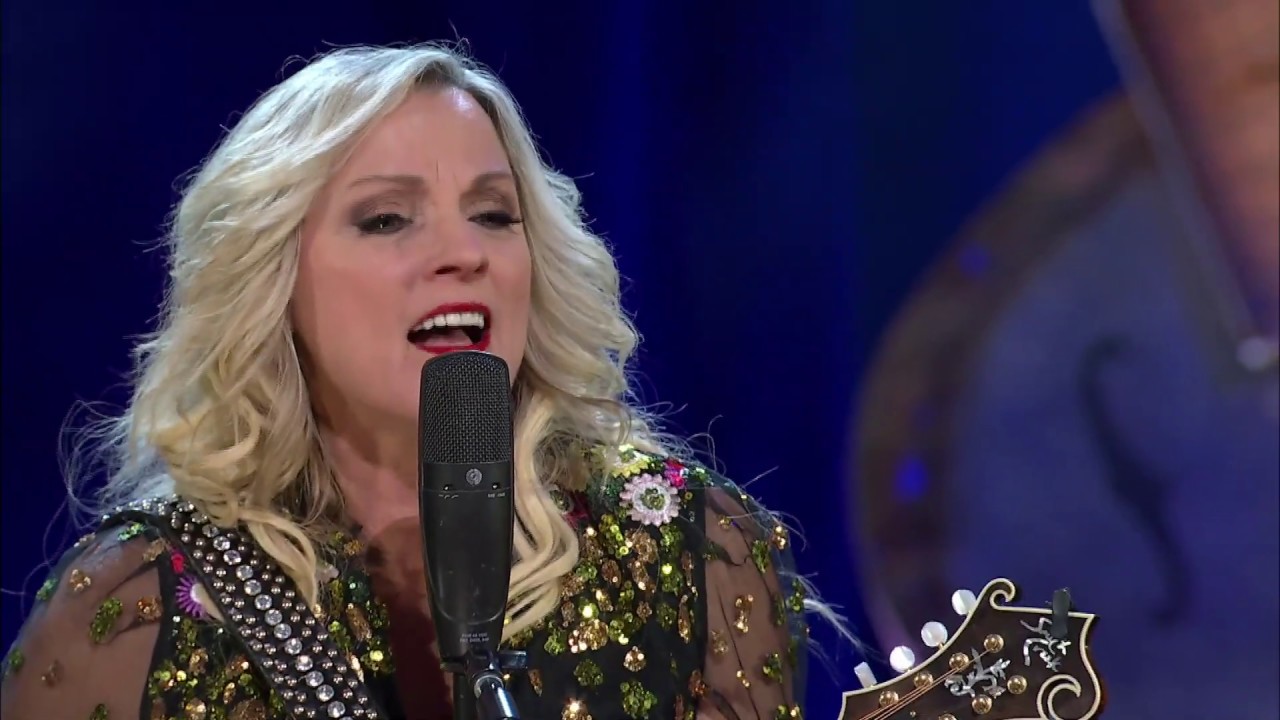 A Timeless Lament: Rhonda Vincent and the Rage Explore Love's Fade with ...